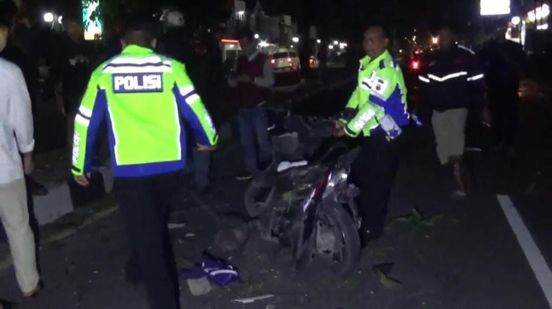 Dua Pelajar Tewas dalam Kecelakaan Maut Bus PO Mira vs Motor - Fakta ...